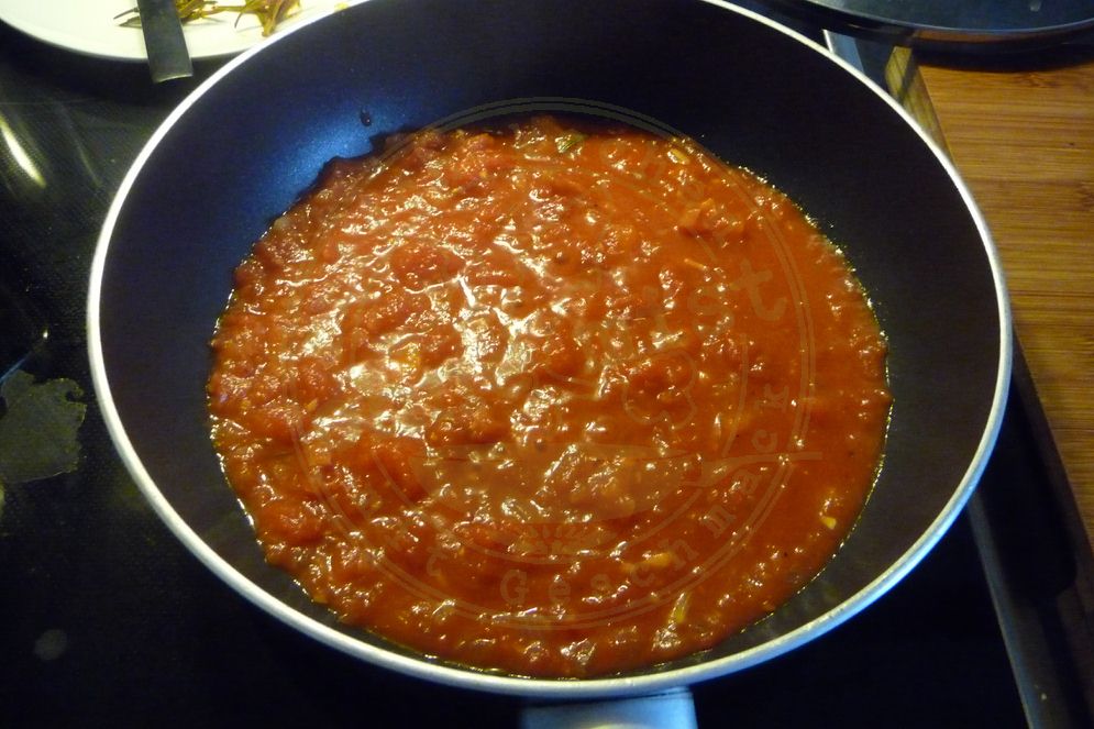 Tomatensugo – typisch italienische Grundsauce – bestens geeignet für ...
